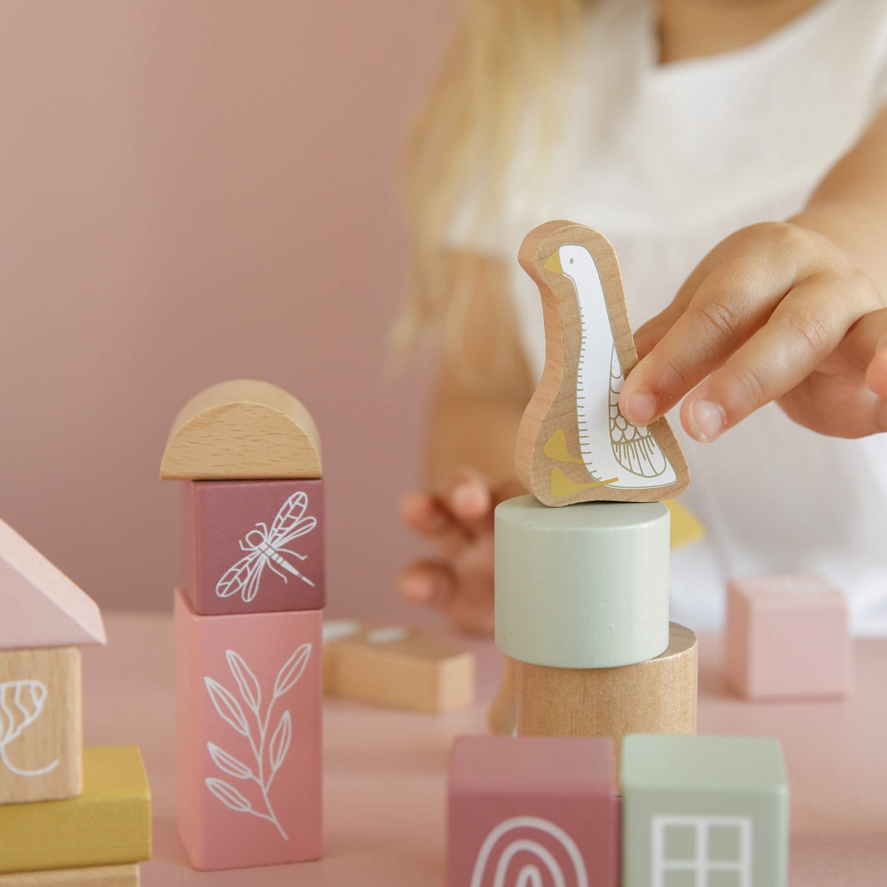 Little Dutch Wooden Building Blocks in Bucket - Pink | Oskoe