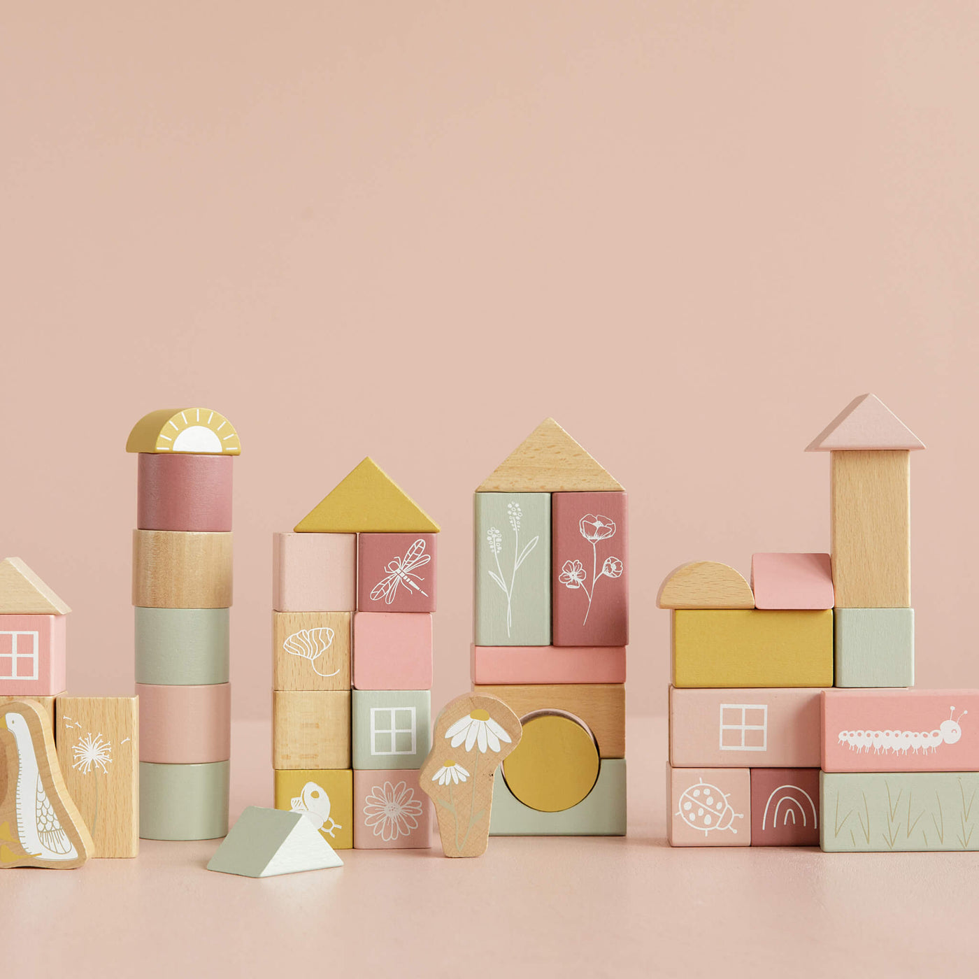 Little Dutch Wooden Building Blocks in Bucket - Pink | Oskoe