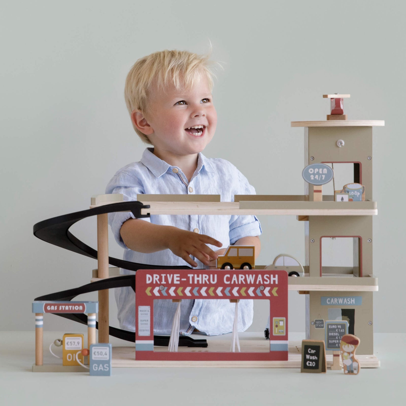 Little Dutch Wooden Car Garage | Role Play | Oskoe